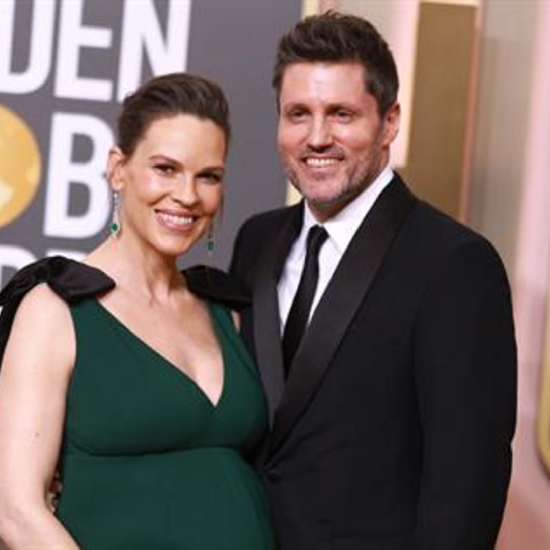 Hilary Swank Spots Her Baby Flexing In New Sonogram Hilary Swank Spots Her Baby Flexing In New Sonogram